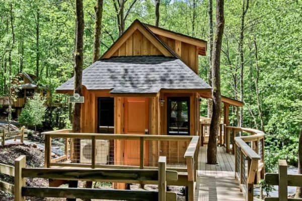 Awesome Treehouse Rentals in Tennessee for 2024