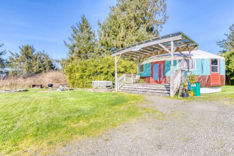 7 Unique Yurts in Oregon to Unwind and Enjoy | All About Glamping