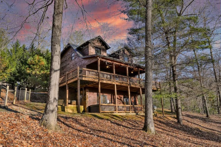 14 Epic Blue Ridge Treehouse Rentals in Georgia