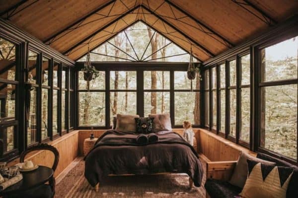 15 Exceptional Spots for Glamping in Quebec Province